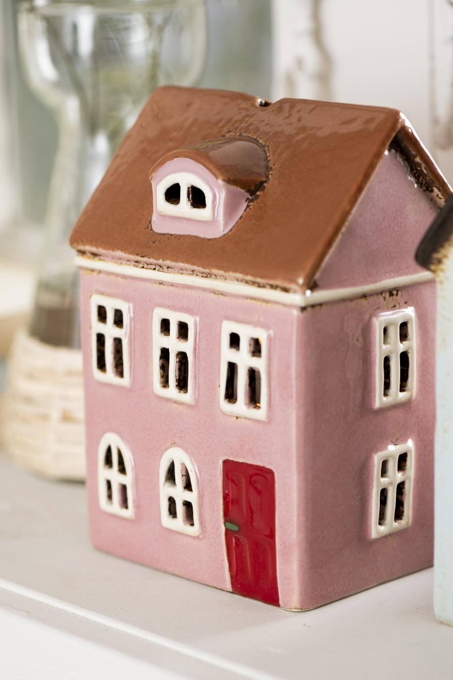 Hus t/fyrfadslys Nyhavn, lyserød buet kvist rød dør - La Vida - Decor ...